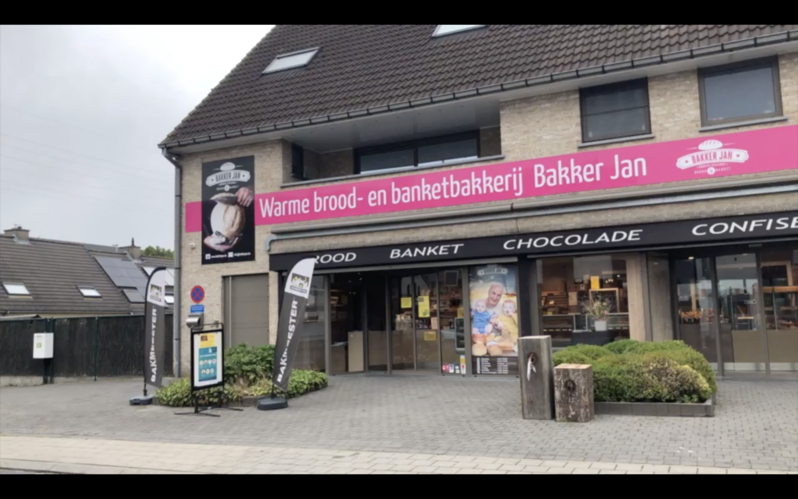 FalconBrush visiting Jan's Bakery